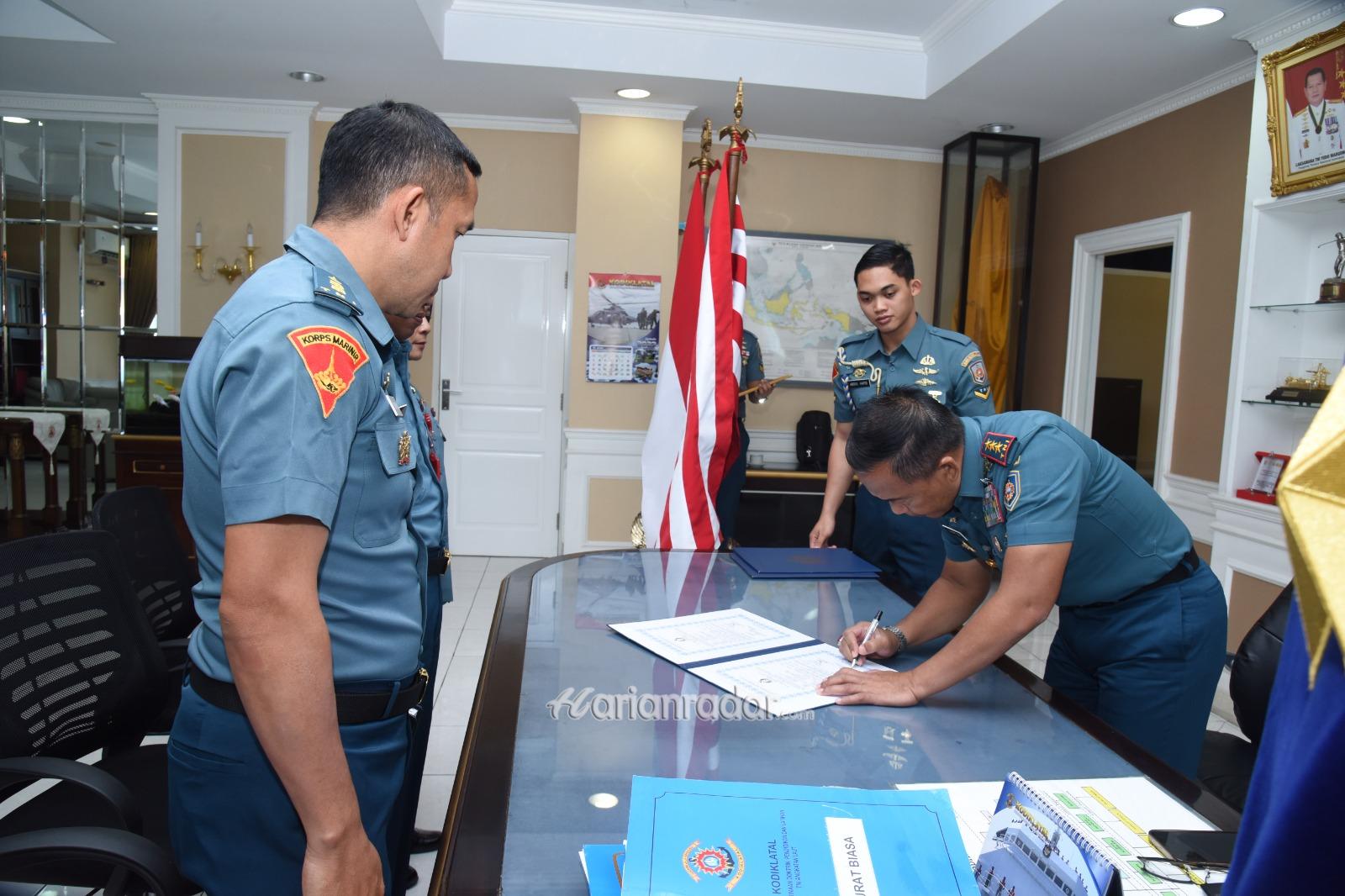 Letkol Marinir Suharyono, S.Pd., M.A.P Resmi Jabat Kadispen Kodiklatal ...