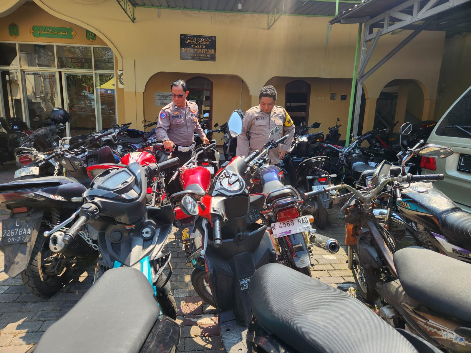 Polisi Bubarkan Aksi Balap Liar di Jalan Kedung Cowek Surabaya, 29 ...